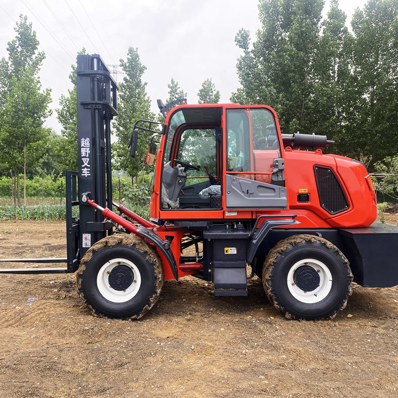 4X4 Compact Rough Terrain Forklift Hydraulic 4m Lifting Height 5 Ton Diesel